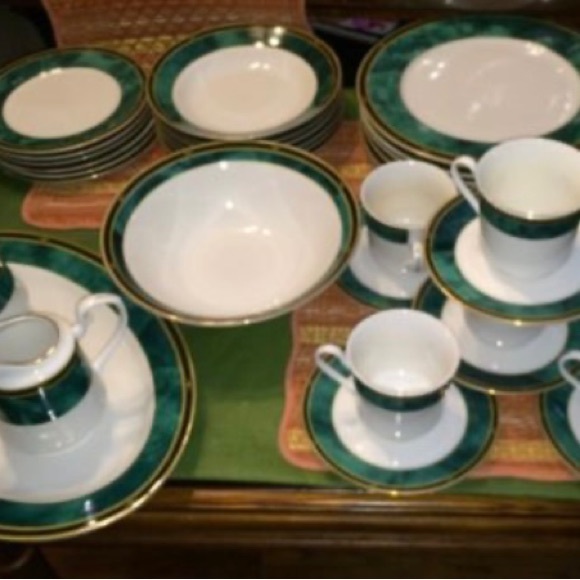 RETRONEU JADE GARLAND | Dining | Vintage Fine China Retroneu Pattern ...